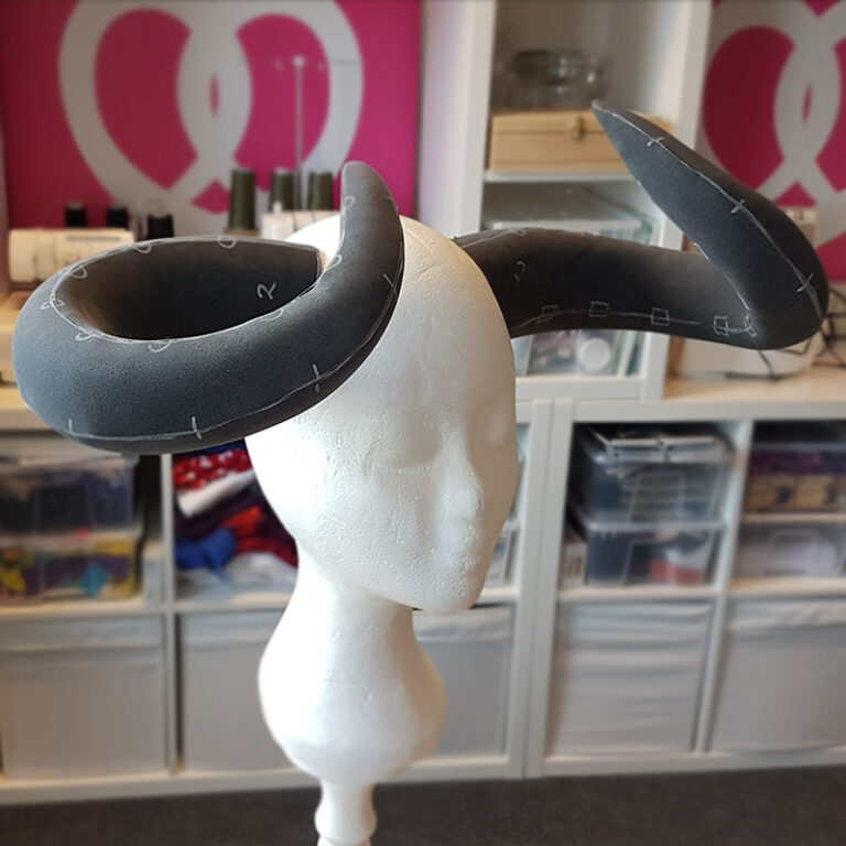 Curled horn pattern - Pretzl Cosplay